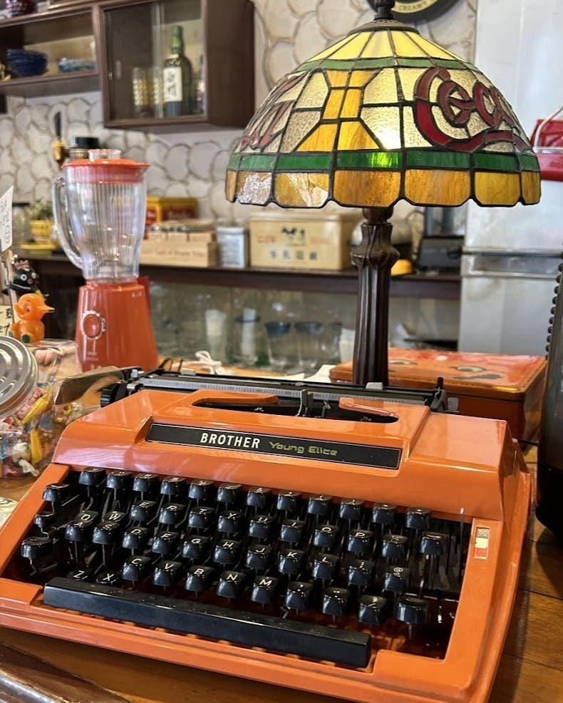 タイムスリップしたようなレトロな純喫茶ルパン　撮影、弾き語りライブお待ちしておりますの写真8