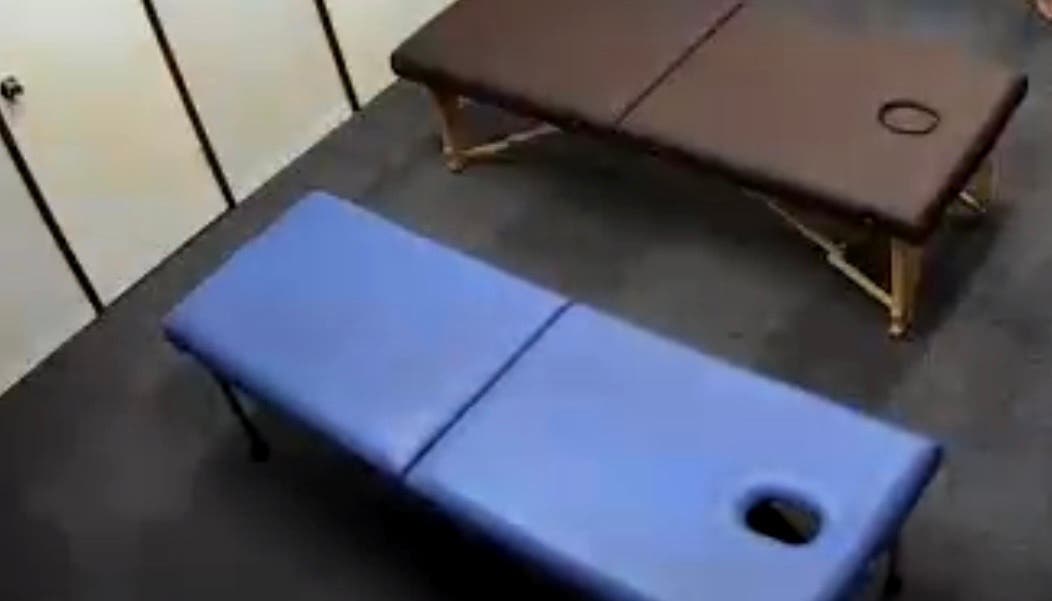 仲御徒町駅2分✨上野駅３出口3分✨御徒町駅北口３分✨１フロアー１ルーム１階🍀20名🍀会議・ボドゲ・施術ベッド２🍀1日プラン有✨の写真5