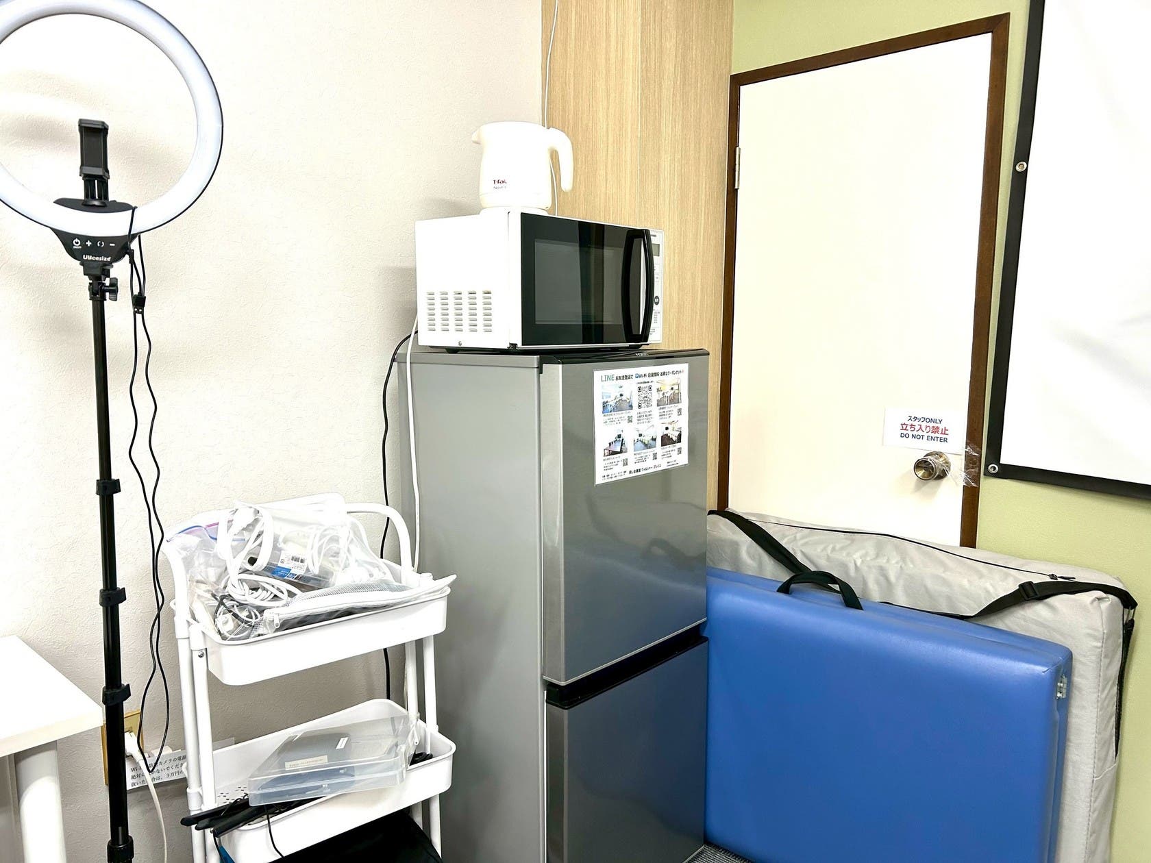 仲御徒町駅2分✨上野駅３出口3分✨御徒町駅北口３分✨１フロアー１ルーム１階🍀20名🍀会議・ボドゲ・施術ベッド２🍀1日プラン有✨の写真7