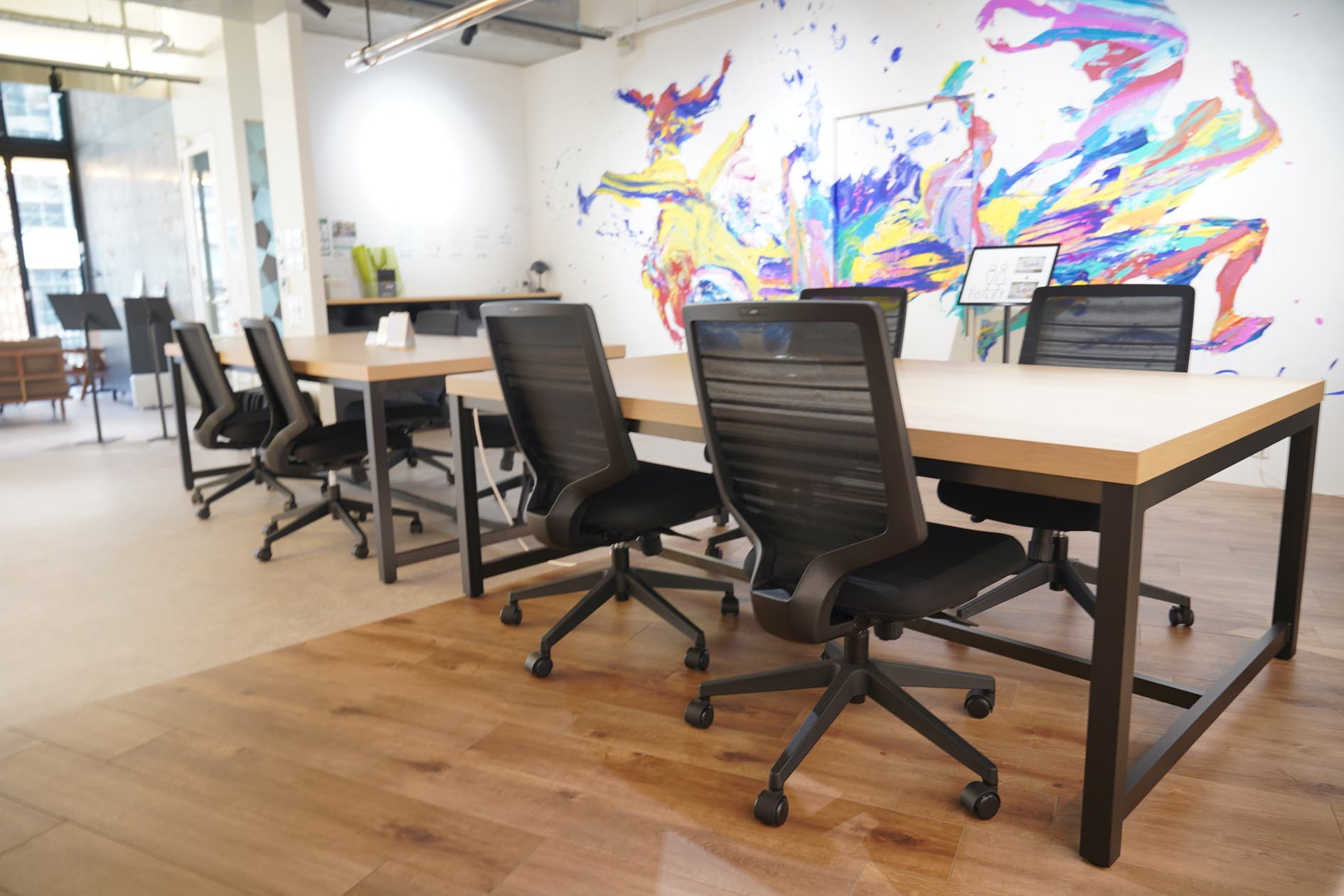 【大名天神】コワーキングスペースのフリーアドレスエリアの写真11