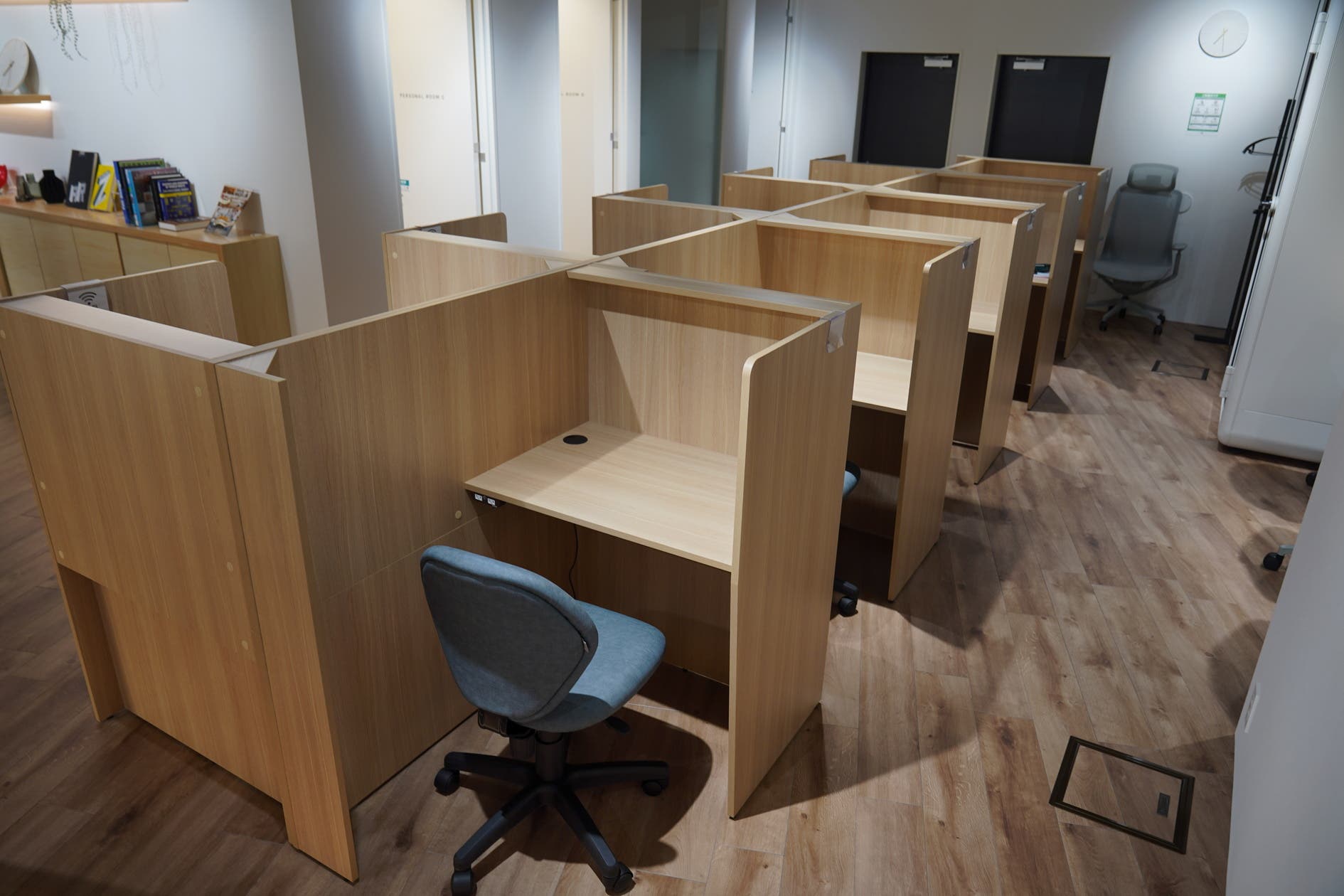 【大名天神】コワーキングスペースのフリーアドレスエリアの写真13