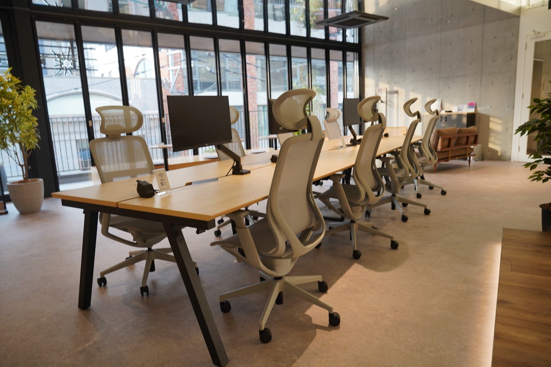 【大名天神】コワーキングスペースのフリーアドレスエリアの写真12