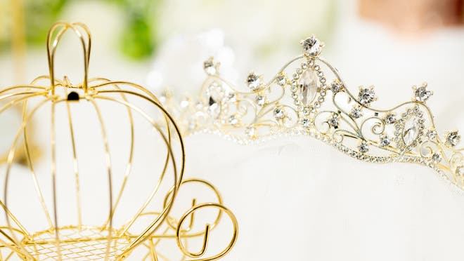 少ないグッズでも可愛く撮れる✨ 白×アンティークの小さな推し活ルームの写真18