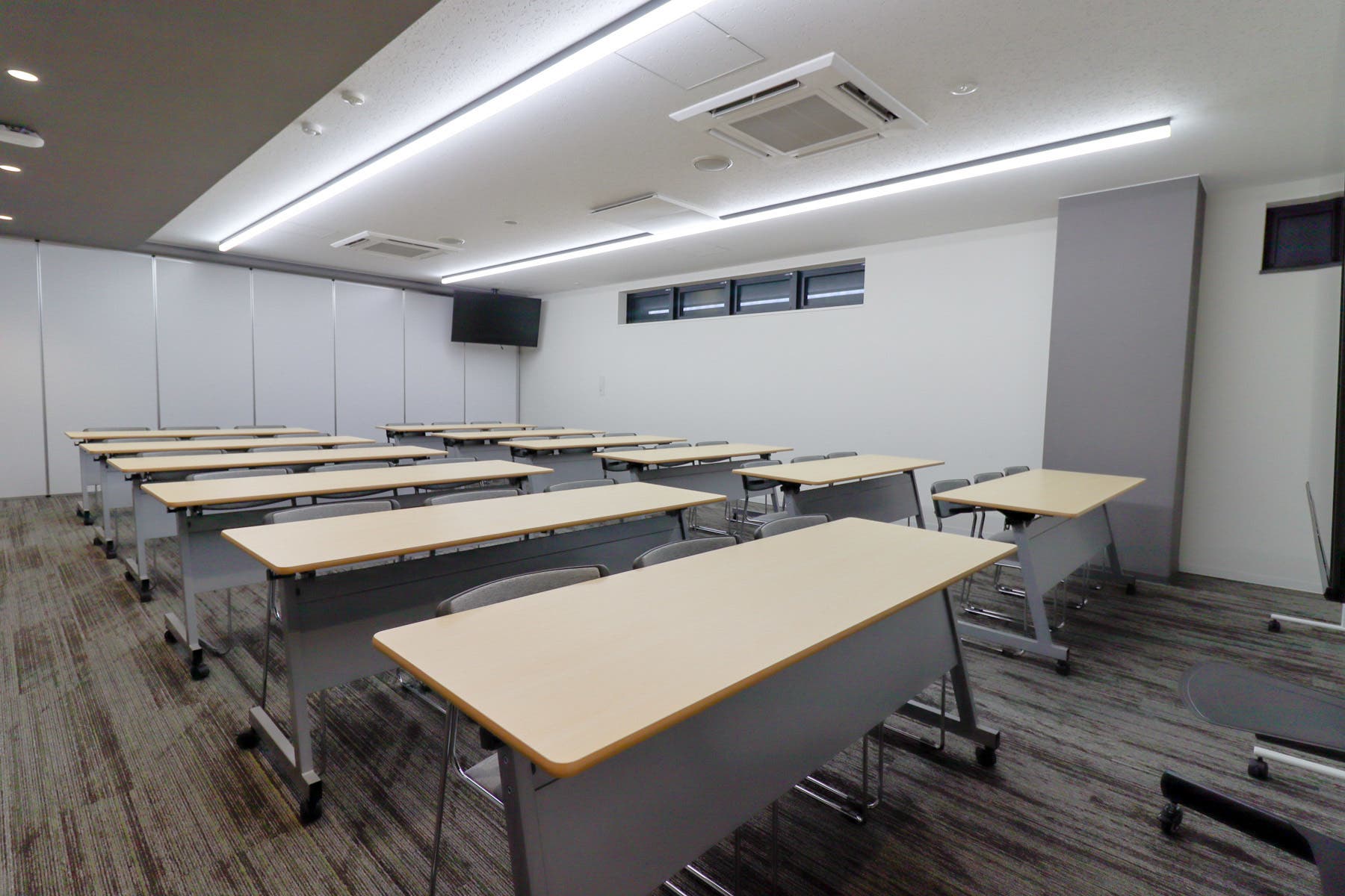 【博多駅徒歩2分！36名】モニター・WiFi・ホワイトボード無料！ふれあい貸し会議室Premium トヨタレンタリース博多駅前Bの写真6