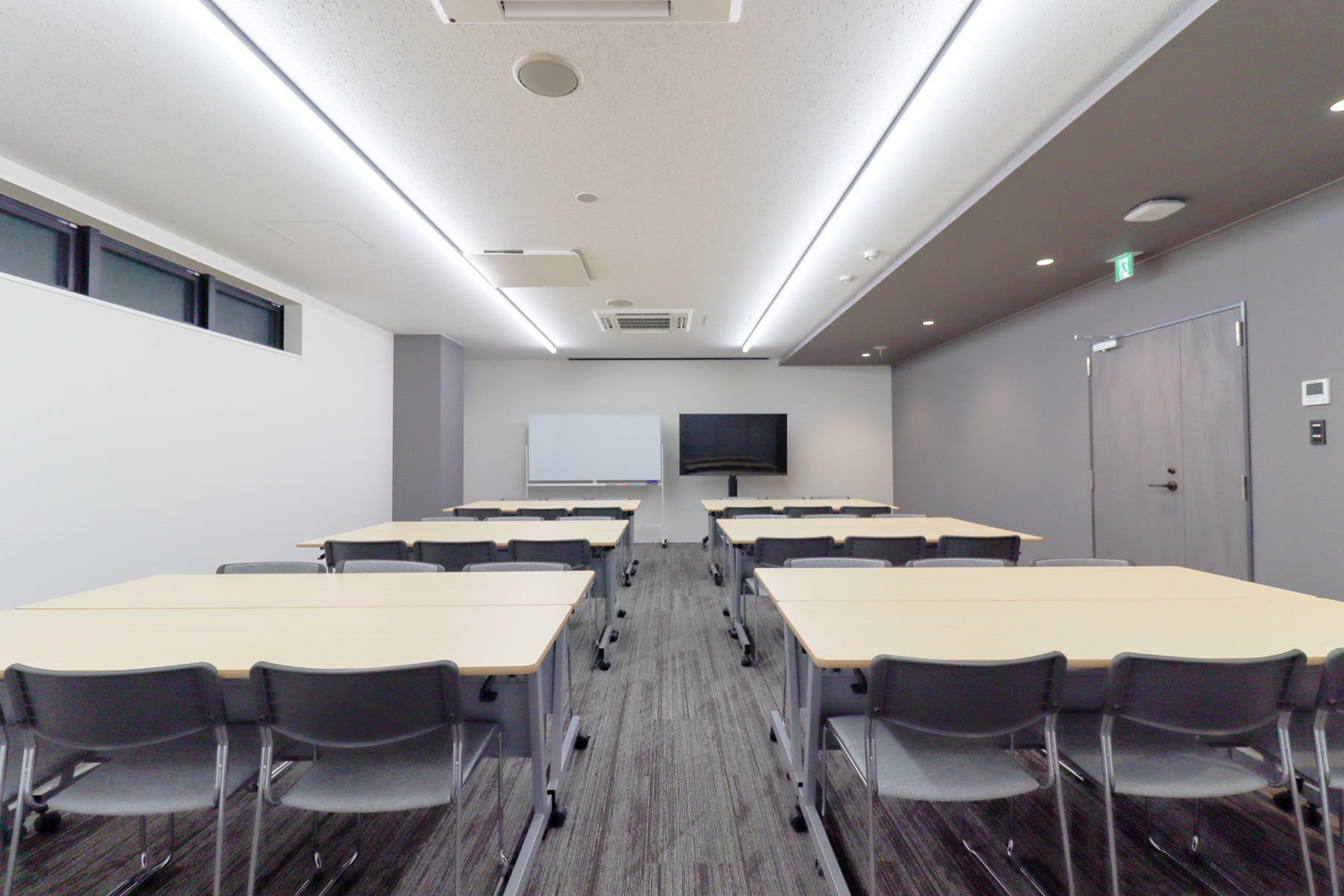 【博多駅徒歩2分！36名】モニター・WiFi・ホワイトボード無料！ふれあい貸し会議室Premium トヨタレンタリース博多駅前Bの写真7