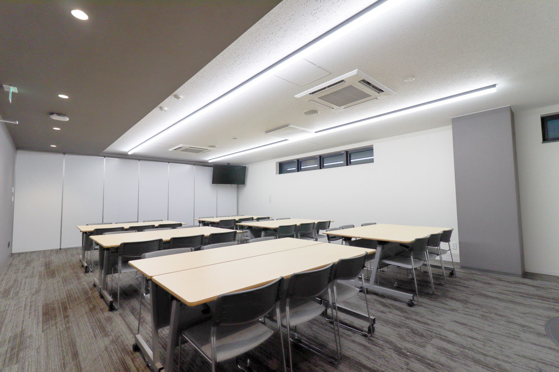 【博多駅徒歩2分！36名】モニター・WiFi・ホワイトボード無料！ふれあい貸し会議室Premium トヨタレンタリース博多駅前Bの写真10