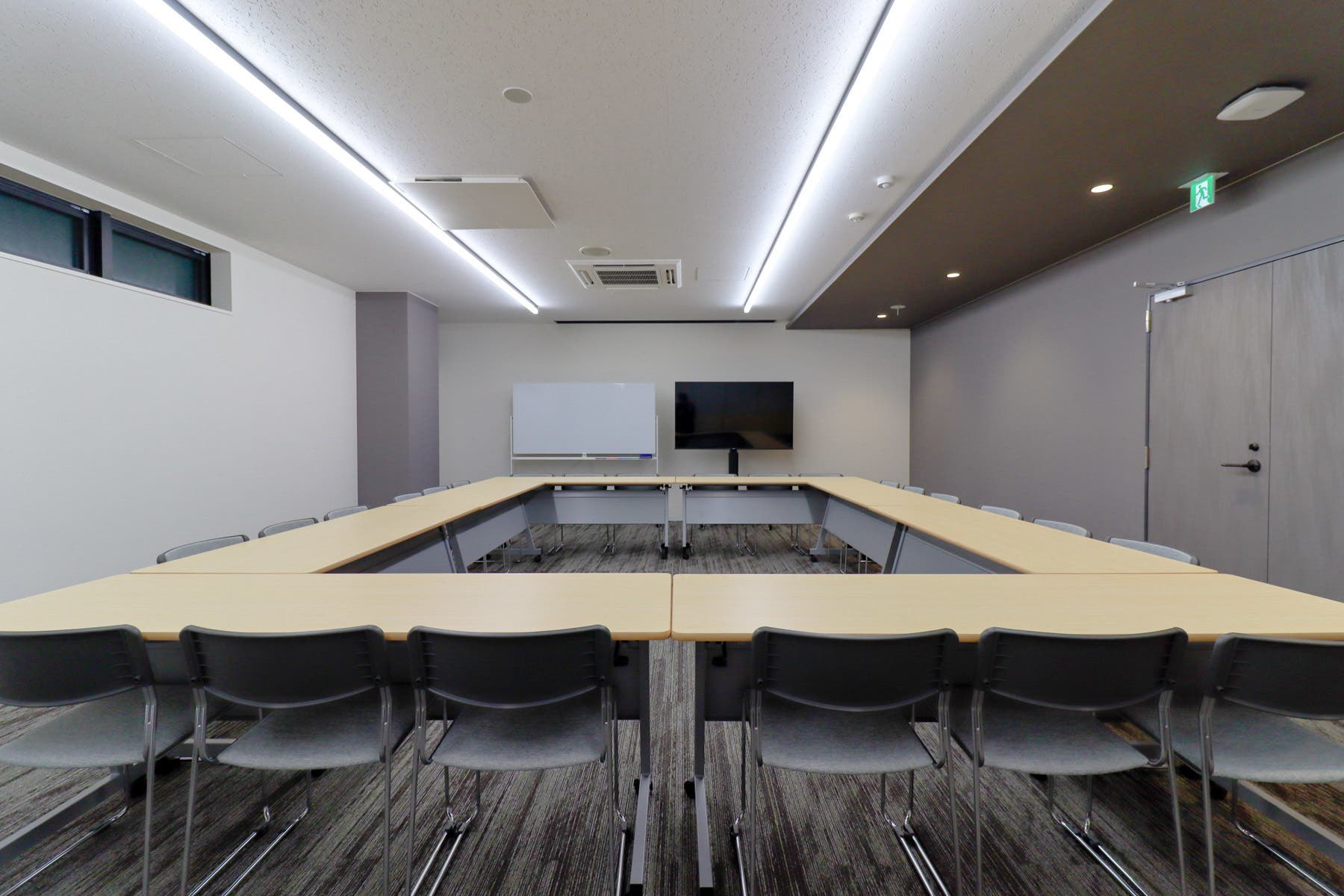 【博多駅徒歩2分！36名】モニター・WiFi・ホワイトボード無料！ふれあい貸し会議室Premium トヨタレンタリース博多駅前Bの写真11