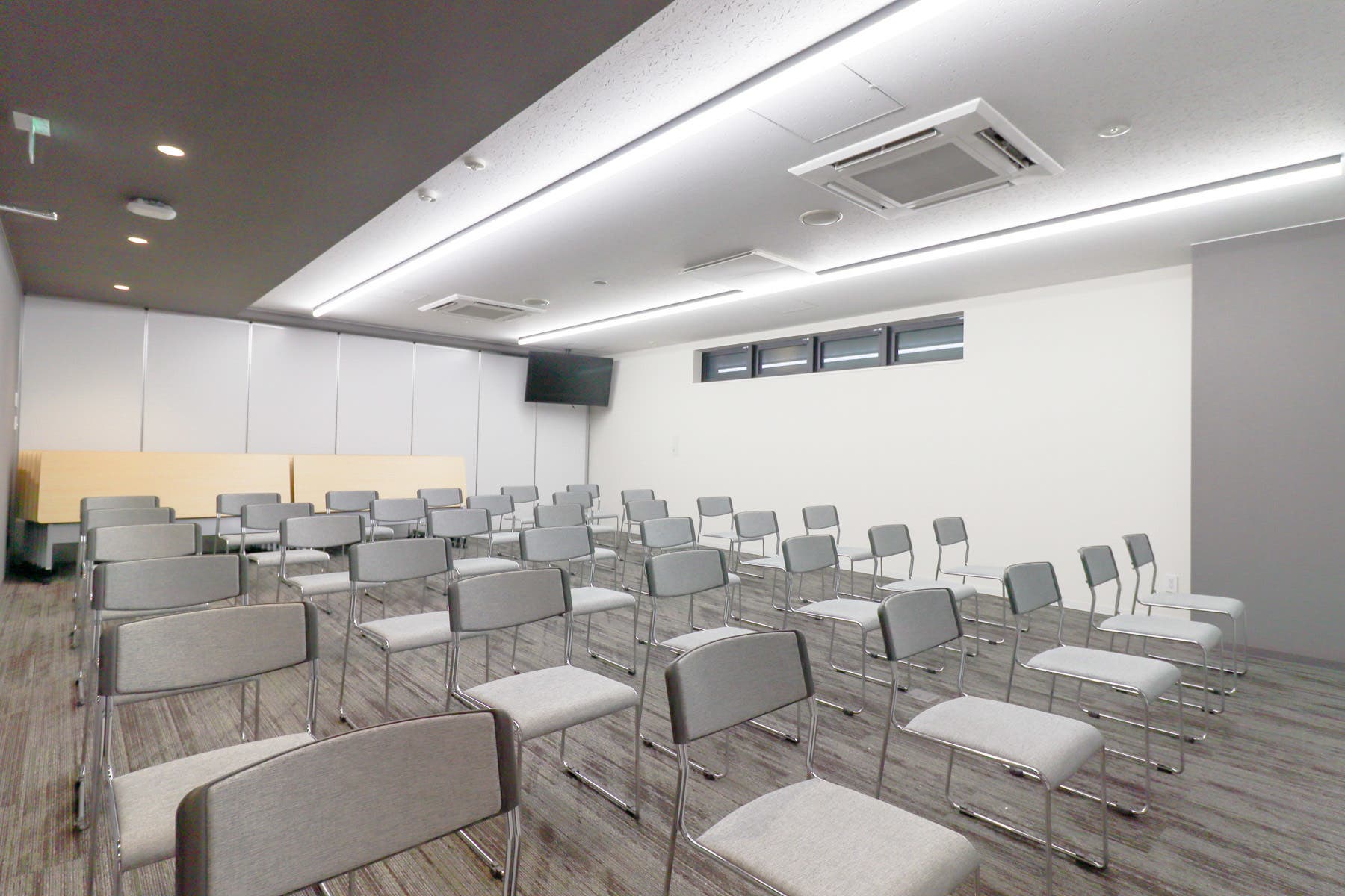 【博多駅徒歩2分！36名】モニター・WiFi・ホワイトボード無料！ふれあい貸し会議室Premium トヨタレンタリース博多駅前Bの写真17