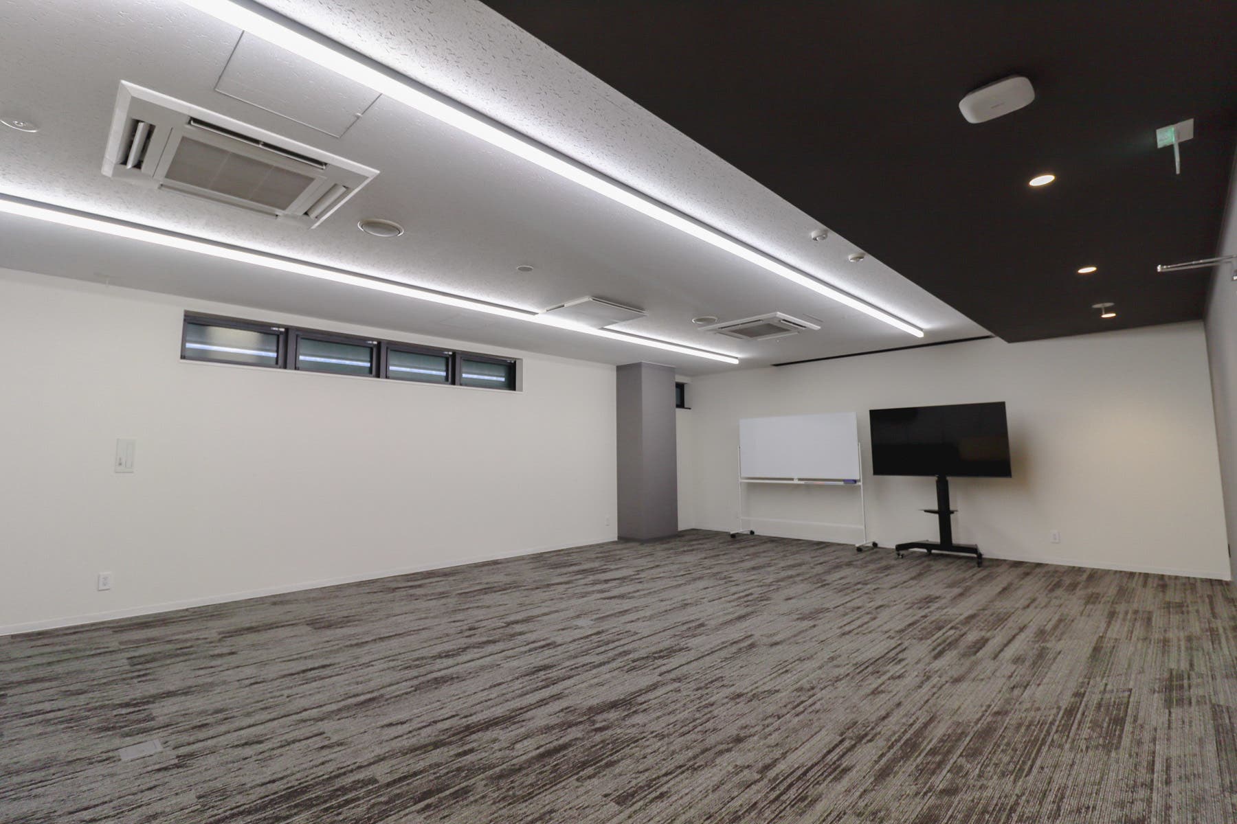 【博多駅徒歩2分！36名】モニター・WiFi・ホワイトボード無料！ふれあい貸し会議室Premium トヨタレンタリース博多駅前Bの写真21