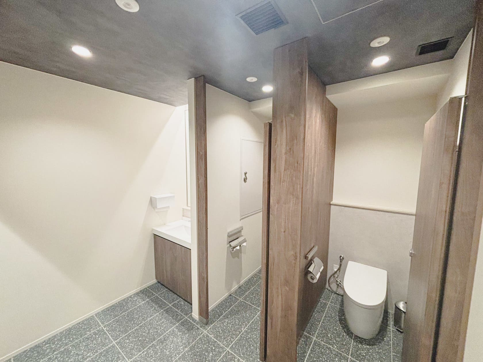 【博多駅徒歩2分！36名】モニター・WiFi・ホワイトボード無料！ふれあい貸し会議室Premium トヨタレンタリース博多駅前Bの写真27