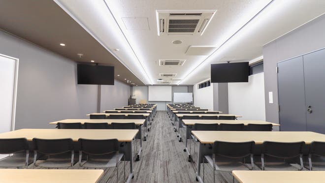 【博多駅徒歩2分!66名】プロジェクター・WiFi・マイク無料!ふれあい貸し会議室Premium トヨタレンタリース博多駅前Aの写真1