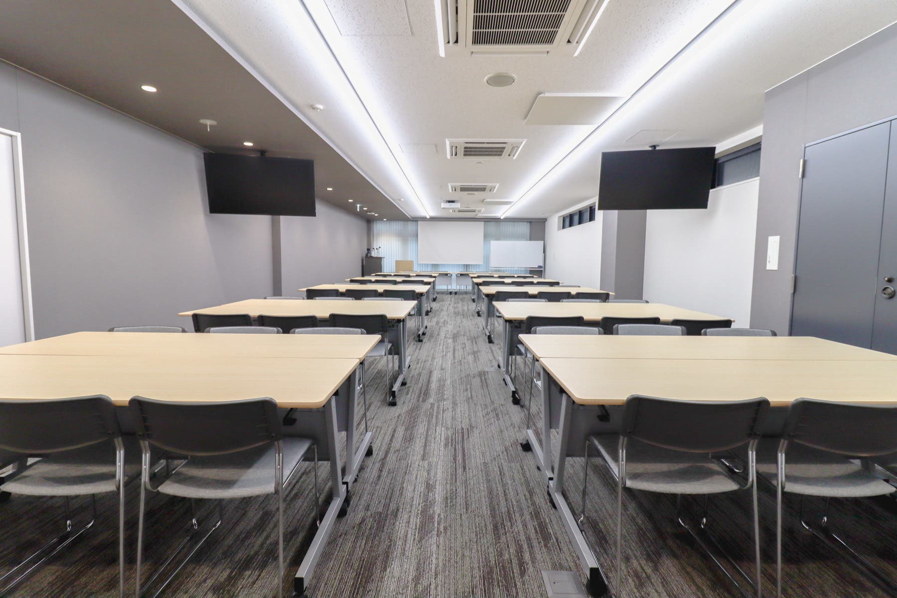 【博多駅徒歩2分！66名】プロジェクター・WiFi・マイク無料！ふれあい貸し会議室Premium トヨタレンタリース博多駅前Aの写真6