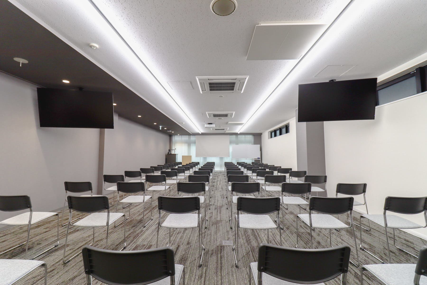 【博多駅徒歩2分！66名】プロジェクター・WiFi・マイク無料！ふれあい貸し会議室Premium トヨタレンタリース博多駅前Aの写真12