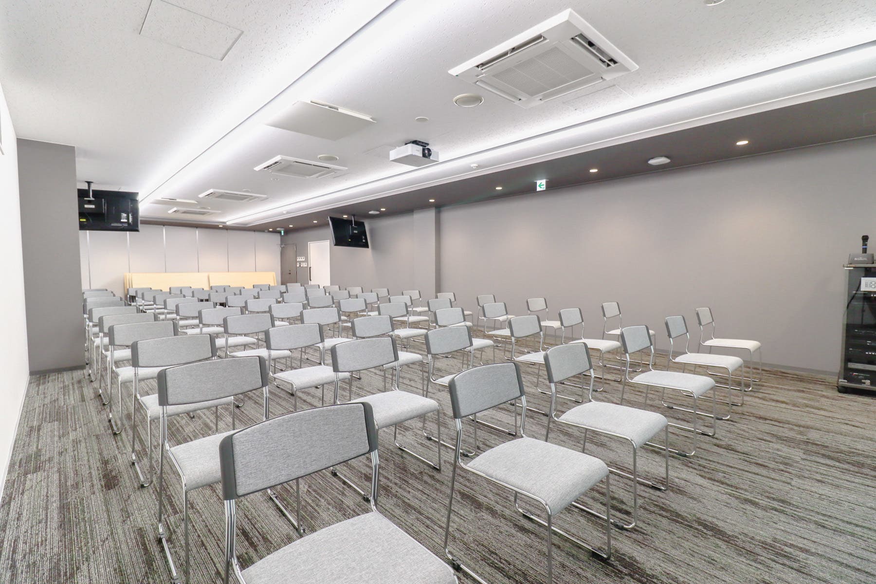 【博多駅徒歩2分！66名】プロジェクター・WiFi・マイク無料！ふれあい貸し会議室Premium トヨタレンタリース博多駅前Aの写真14