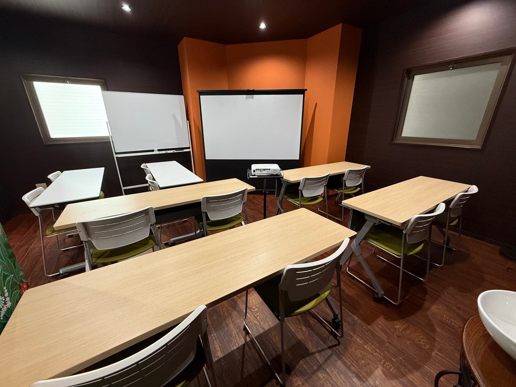 【徳島駅3分】会議室/テレワーク/ボードゲーム会/高速Wi-Fi🛜80型プロジェクター📽️飲食可の写真6