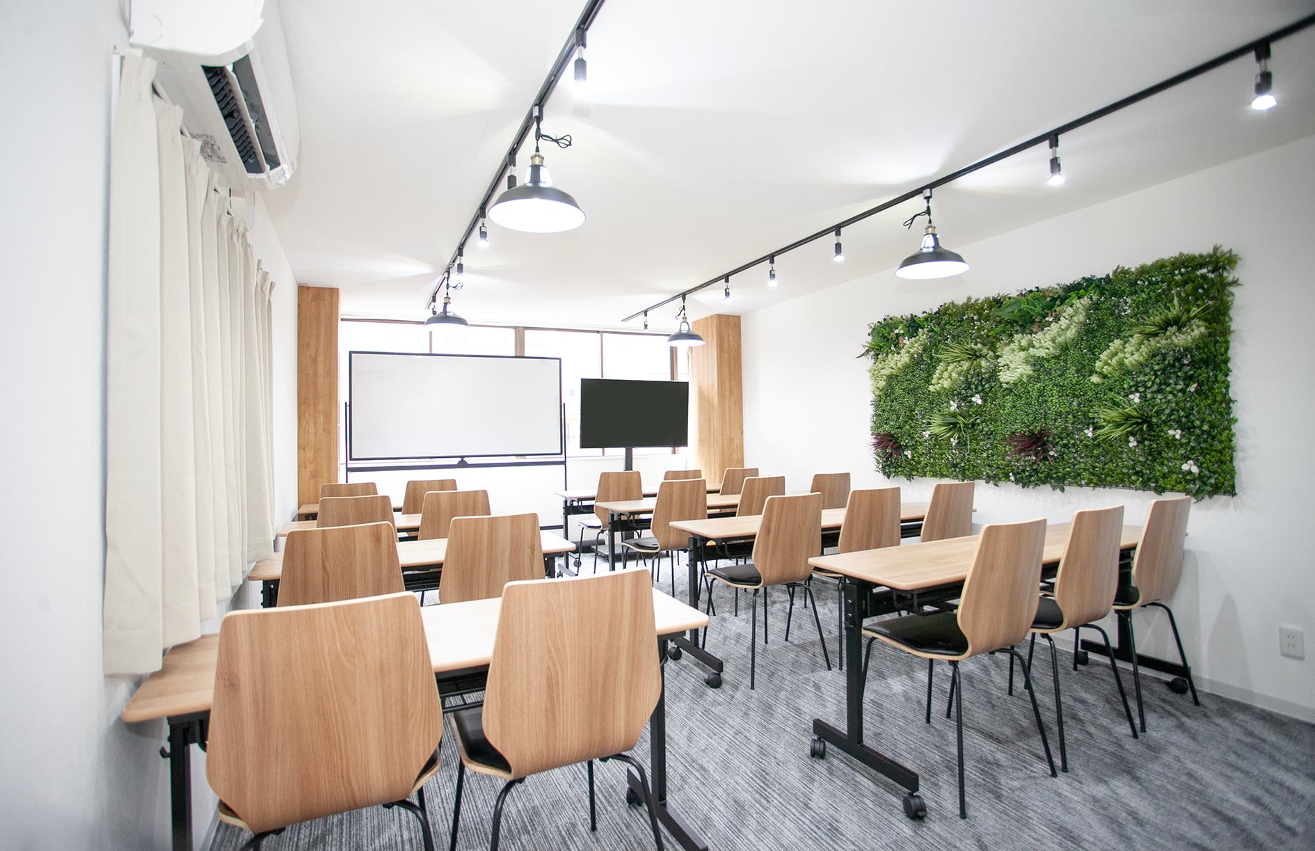 🍃NEW OPEN！🍃駅近1分！最大25人収容の広々会議室✨懇親会・飲食アルコール🍷OK！ボドゲ・女子会👑施術台2台有✨の写真1