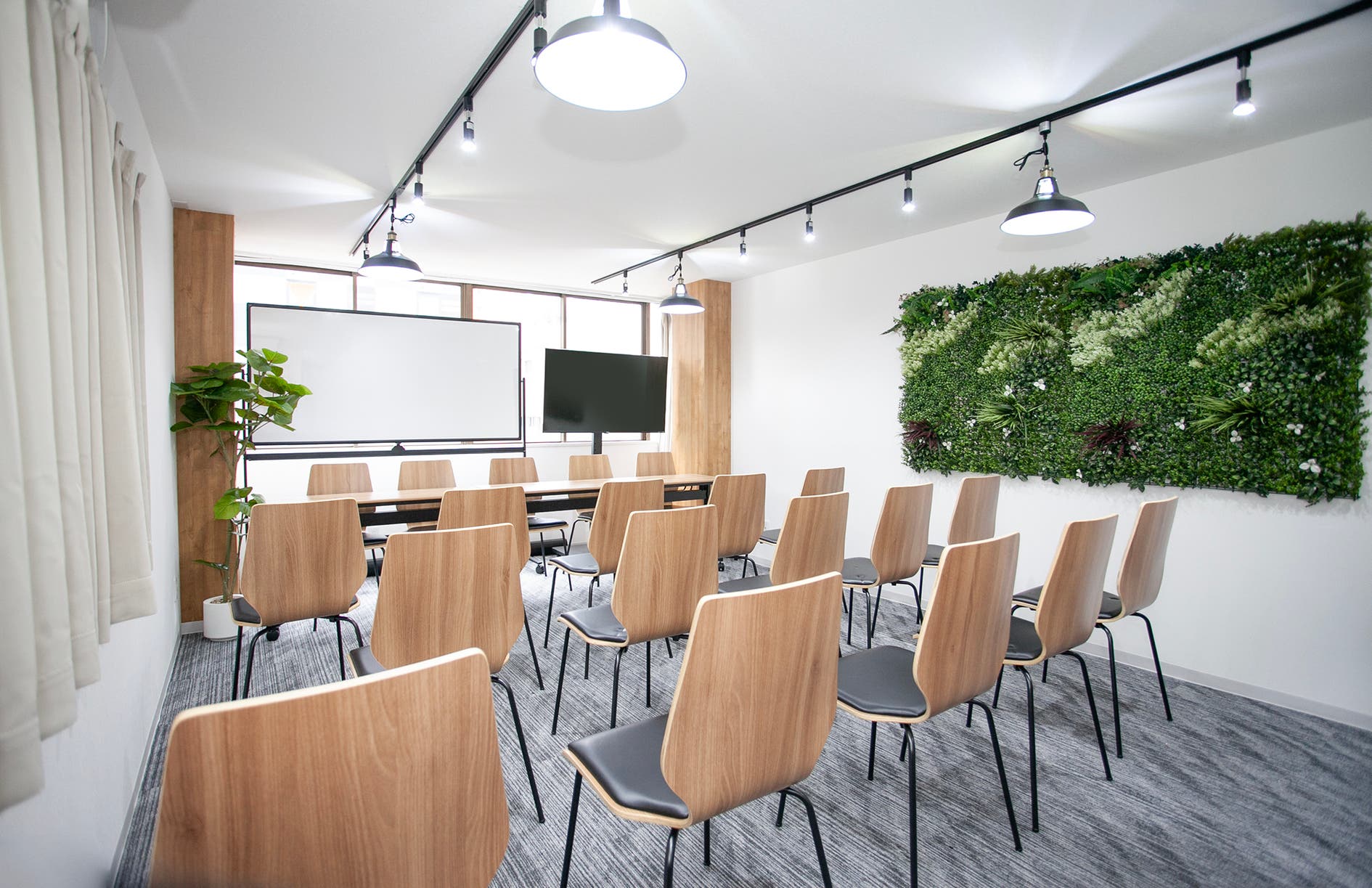 🍃NEW OPEN！🍃駅近1分！最大25人収容の広々会議室✨懇親会・飲食アルコール🍷OK！ボドゲ・女子会👑施術台2台有✨の写真4