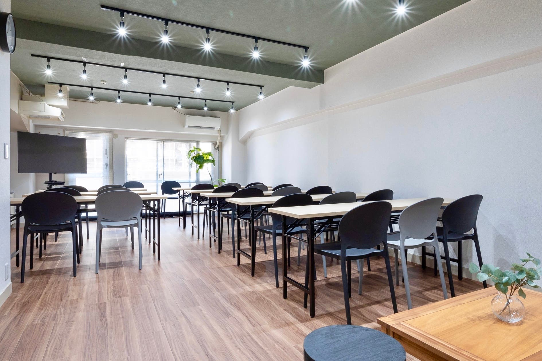 ミリオン会議室1号店【新大阪駅3分】最大30名/光回線/プロジェクター/モニター/持込飲食可/パーティプランあり🎉の写真5