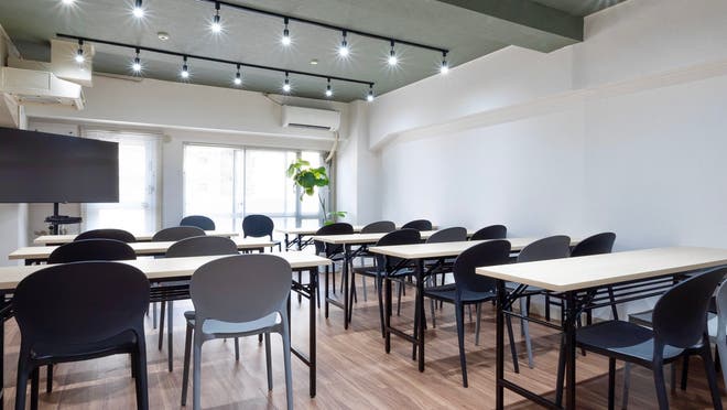 ミリオン会議室1号店【新大阪駅3分】最大30名/光回線/プロジェクター/モニター/持込飲食可/パーティプランあり🎉の写真1