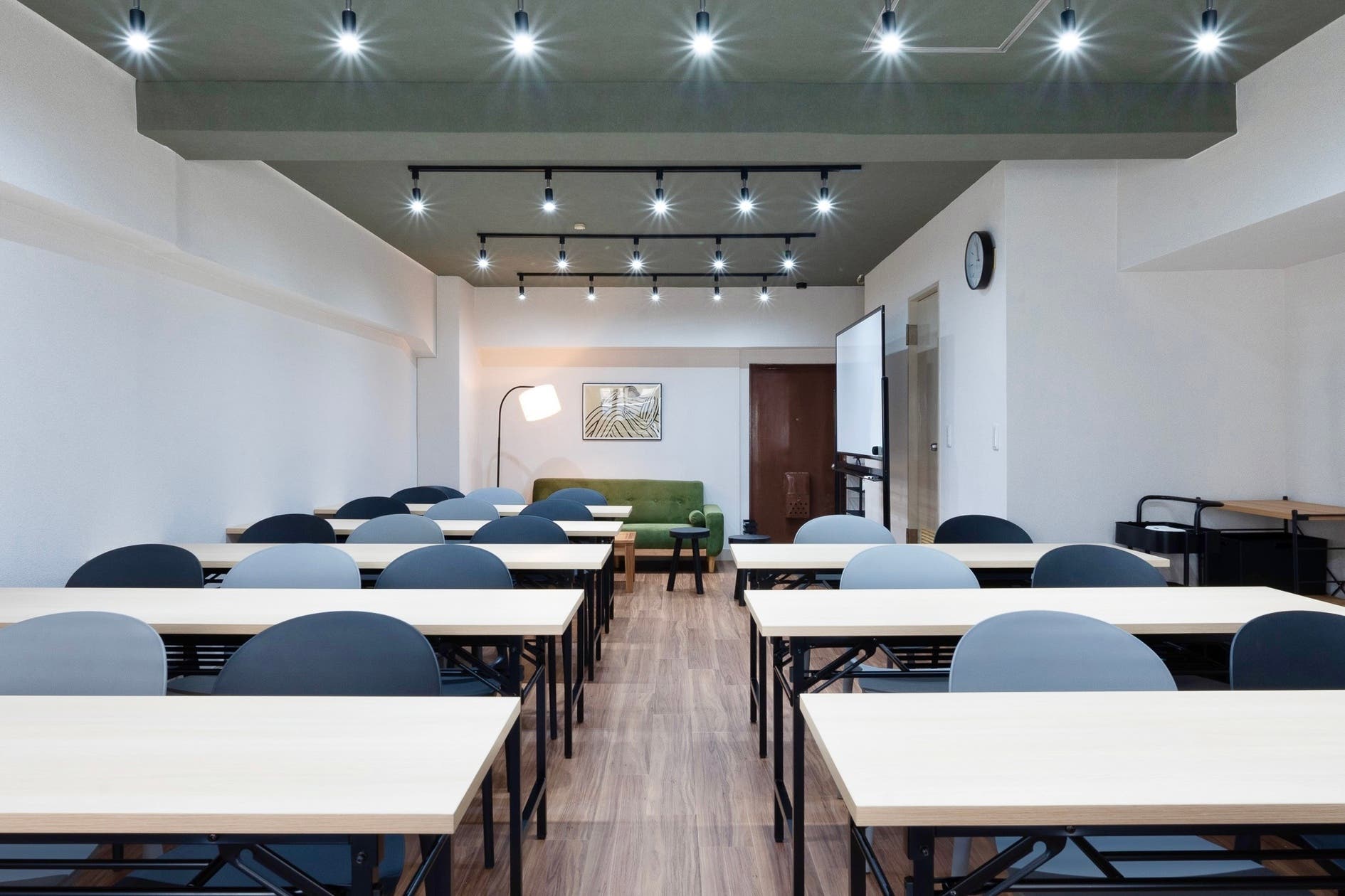 ミリオン会議室1号店【新大阪駅3分】最大30名/光回線/プロジェクター/モニター/持込飲食可/パーティプランあり🎉の写真4