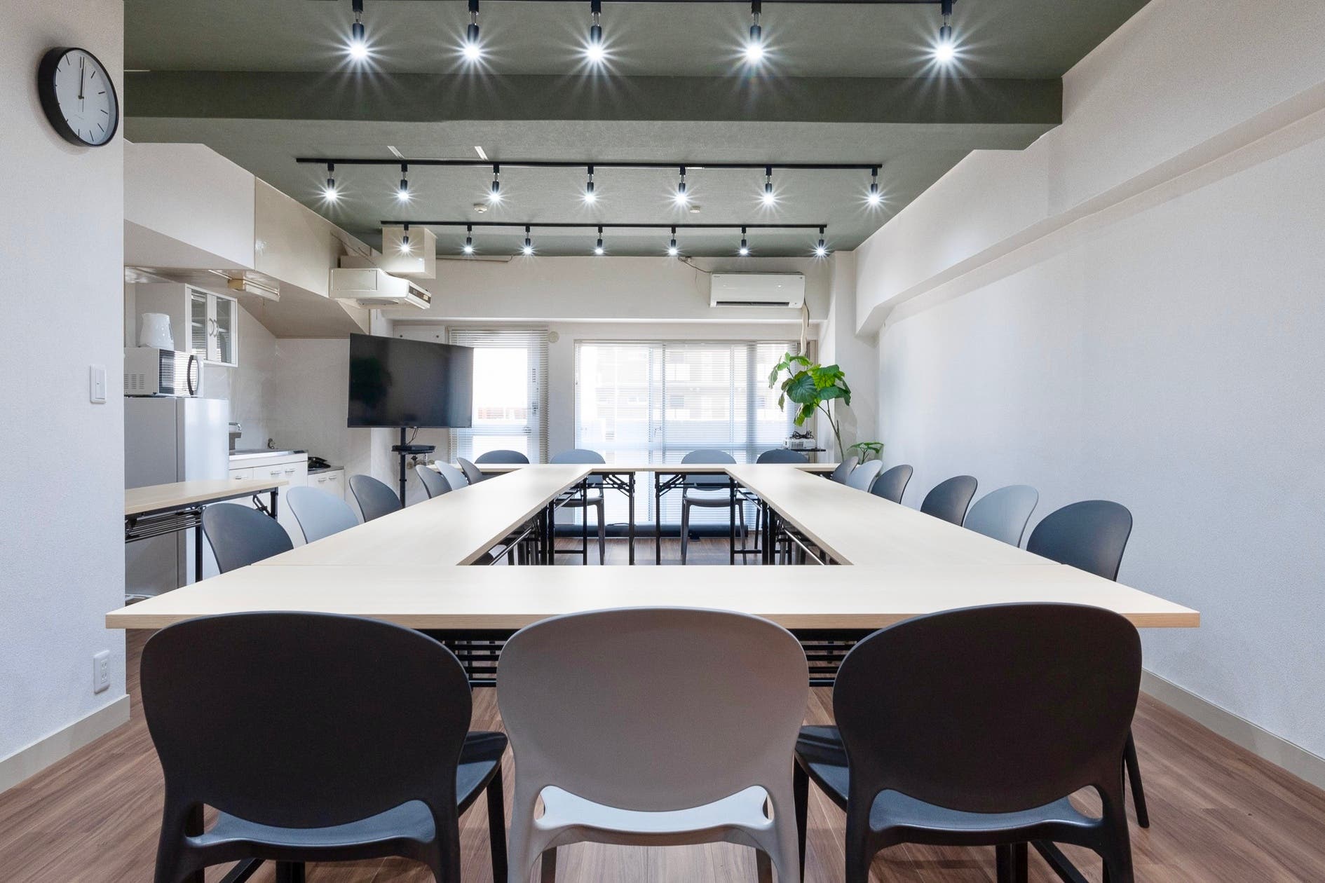 ミリオン会議室1号店【新大阪駅3分】最大30名/光回線/プロジェクター/モニター/持込飲食可/パーティプランあり🎉の写真7