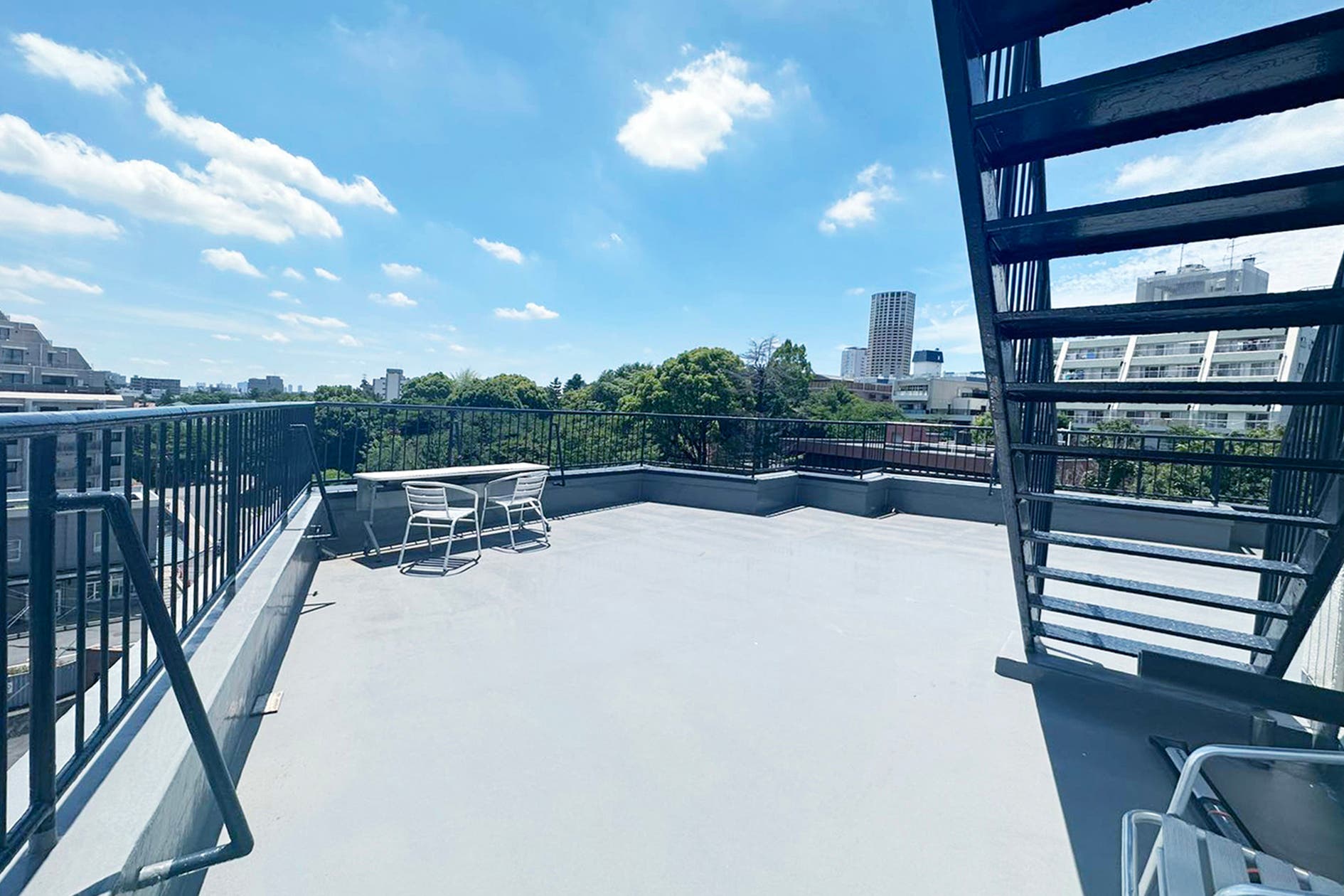 東京恵比寿の自然光スタジオ、屋上撮影にも絶好のロケーションの写真2