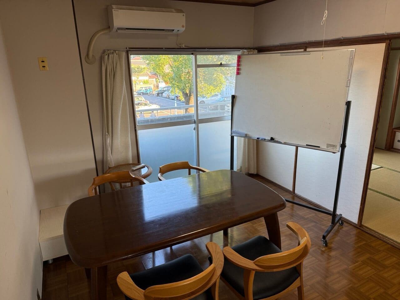 【完全貸切｜駐車場完備】多目的で使えるレンタルスペース！サロン・キッチン・会議室・コワーキングスペース・自習室・講座などの写真1