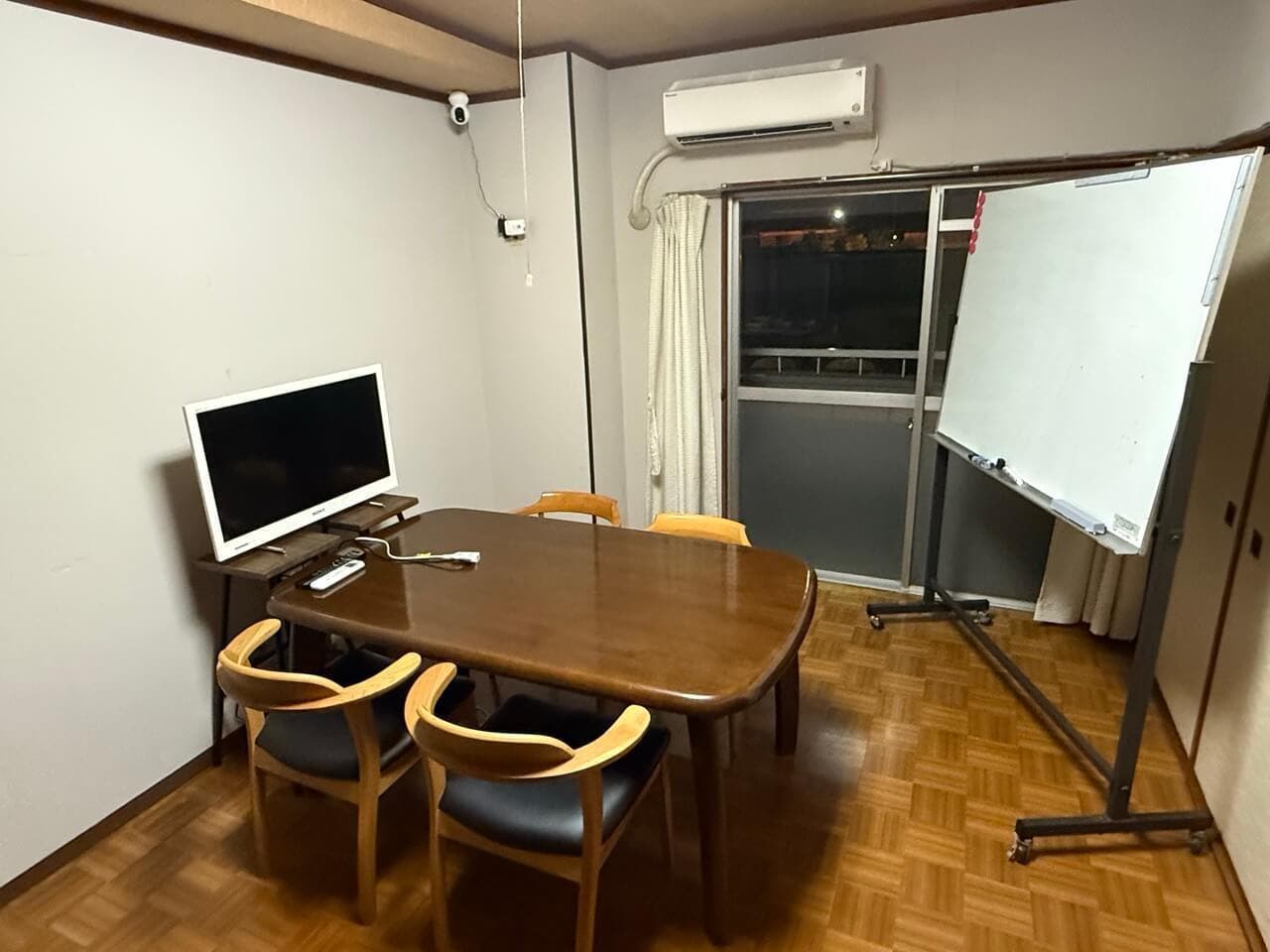【完全貸切｜駐車場完備】多目的で使えるレンタルスペース！サロン・キッチン・会議室・コワーキングスペース・自習室・講座などの写真3