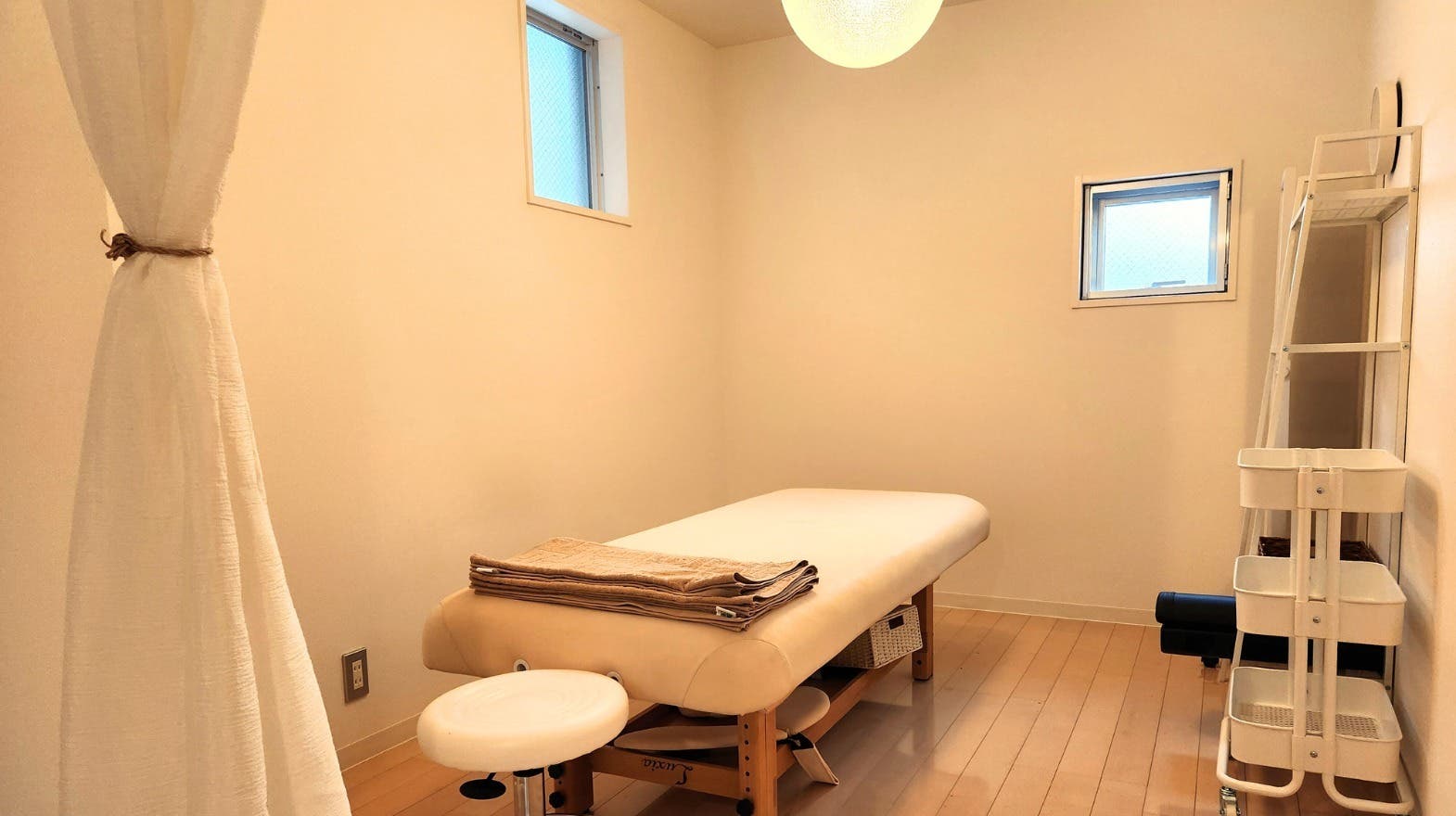 NEWOPEN 🌟中目黒駅徒歩5分🌟「女性専用×完全個室」の北欧風隠れ家サロン✨高級施術ベットと静かな空間で上質な時間を提供🌸の写真1