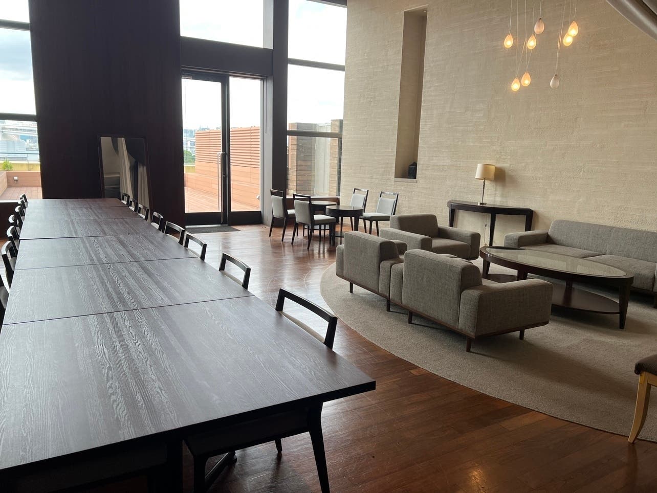 【台場駅徒歩1分の施設】最大232席 / 巨大スクリーン2面 / 演出は自由自在！様々なイベントに対応可能！の写真7