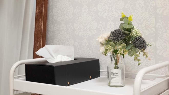 新宿三丁目駅徒歩3分✨完全個室の格安サロン|キャスター付電動昇降マットの写真16