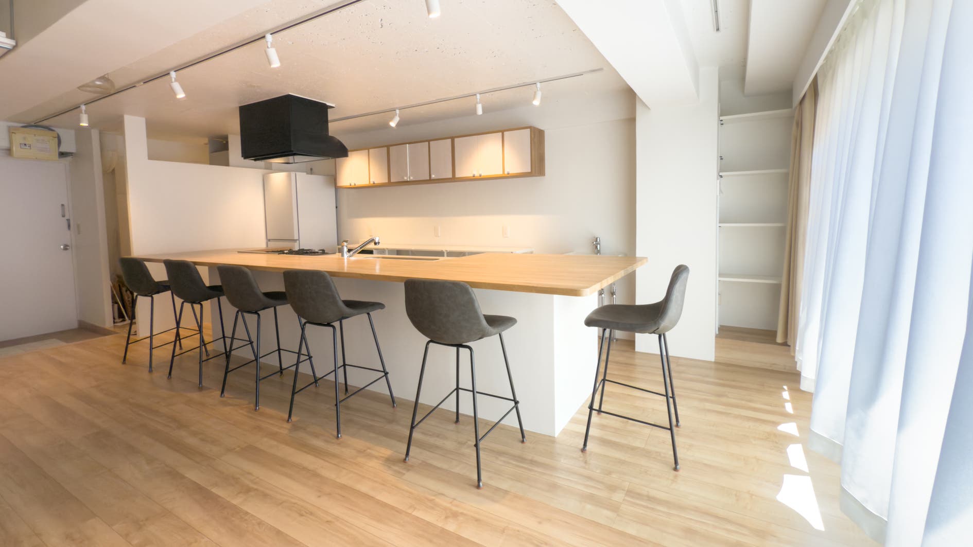 藤沢駅 | 料理と会話を楽しむアイランドキッチン付きスペースの写真12