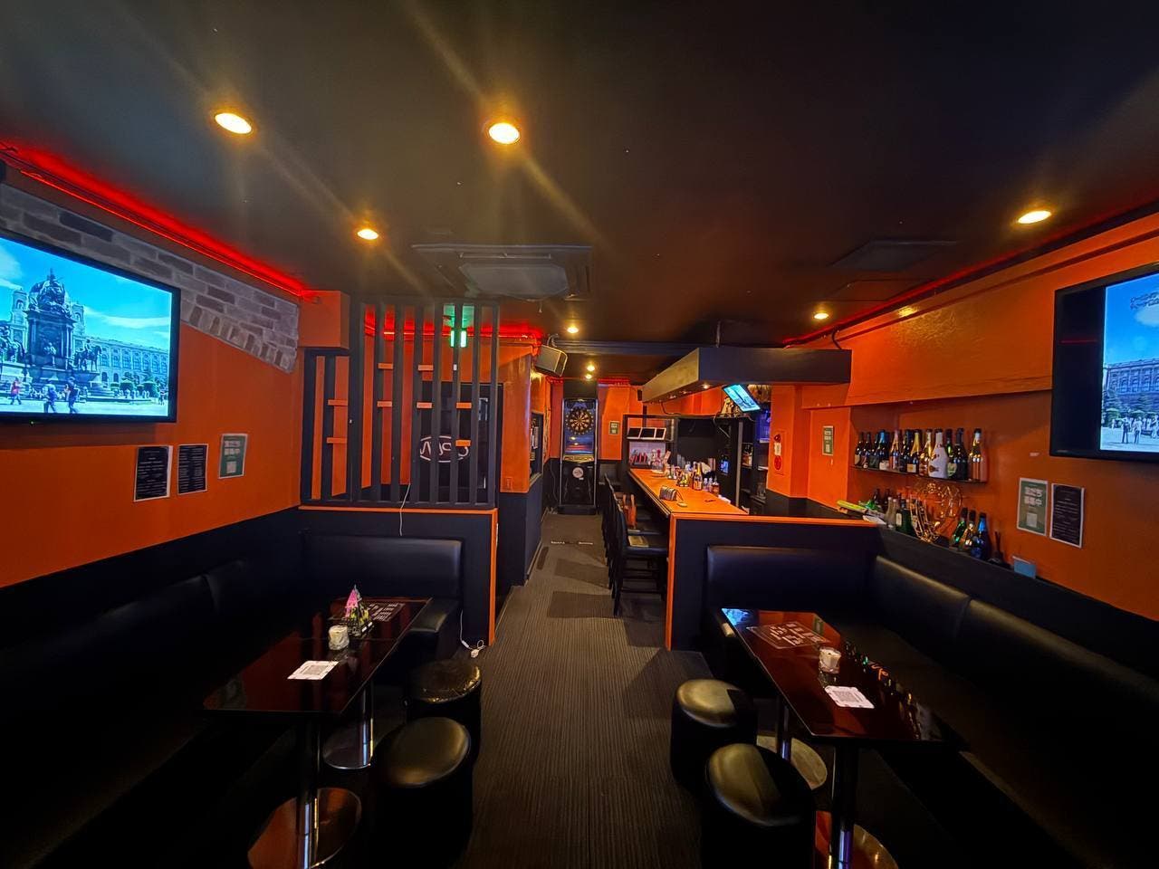 竹ノ塚　駅徒歩3分　カラオケ　ダーツ　の写真1