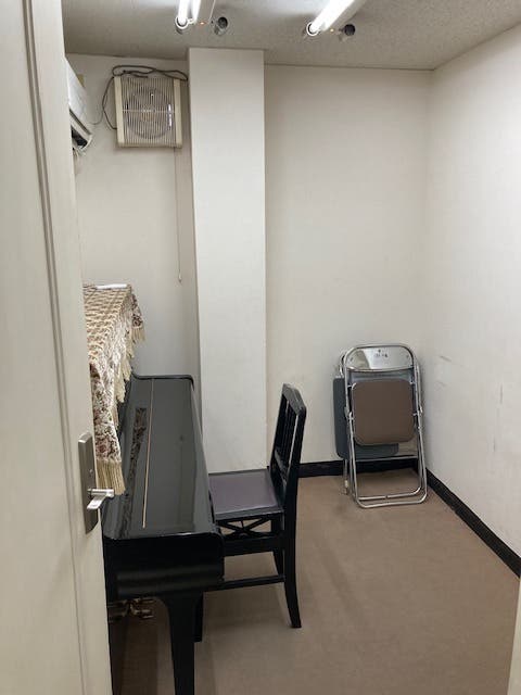 狭山市駅東口から徒歩１分の音楽教室　♪ピアノ使えます♪の写真1