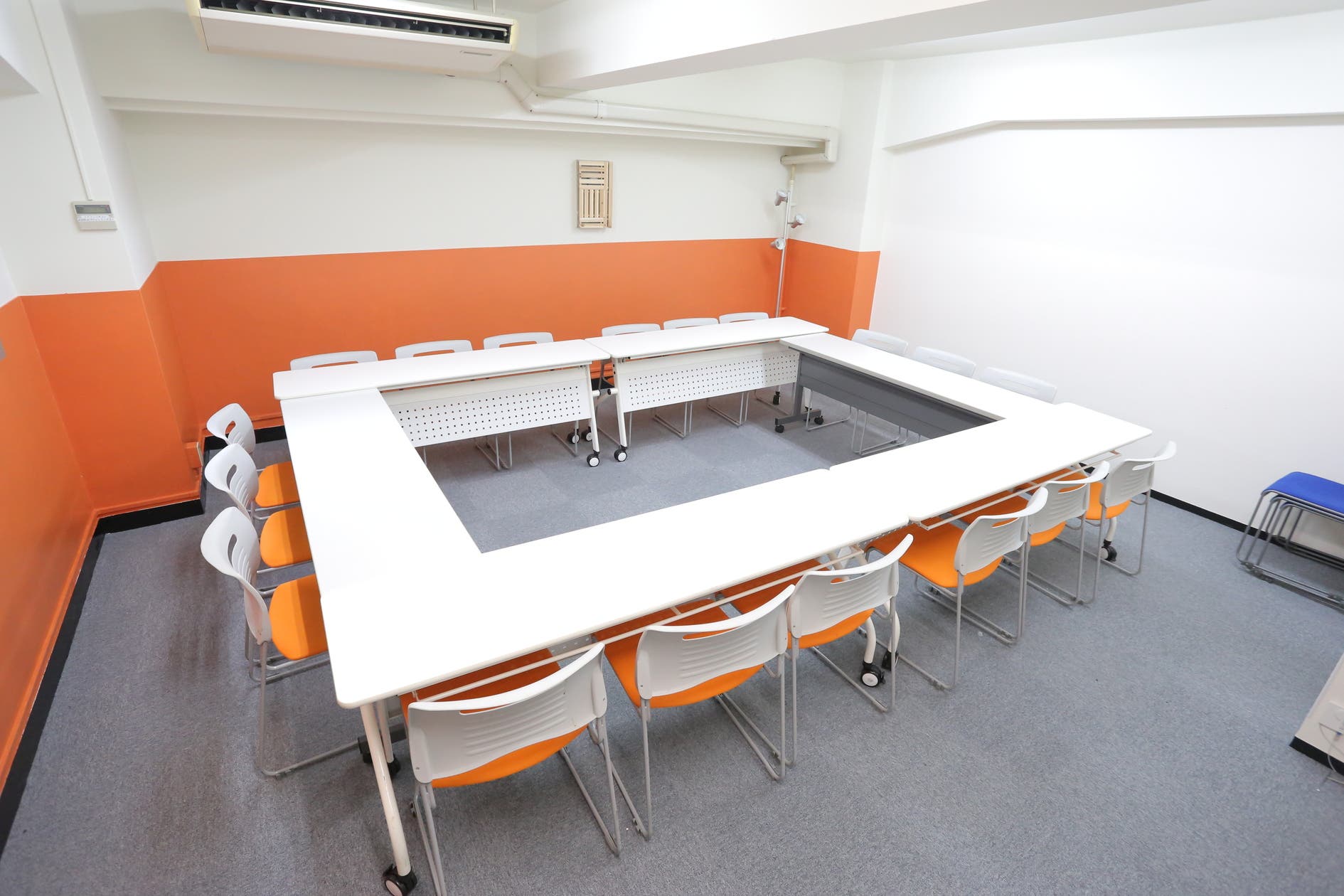 NEW/神田駅徒歩1分/広々会議室/講習会/セミナー/エレベーター有/企画会議・オーディション◎/お弁当でランチ会/の写真17