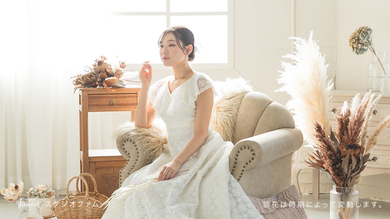 自然光たっぷり！白を基調にした光と花のレンタルフォトスタジオ【北堀江】の写真9