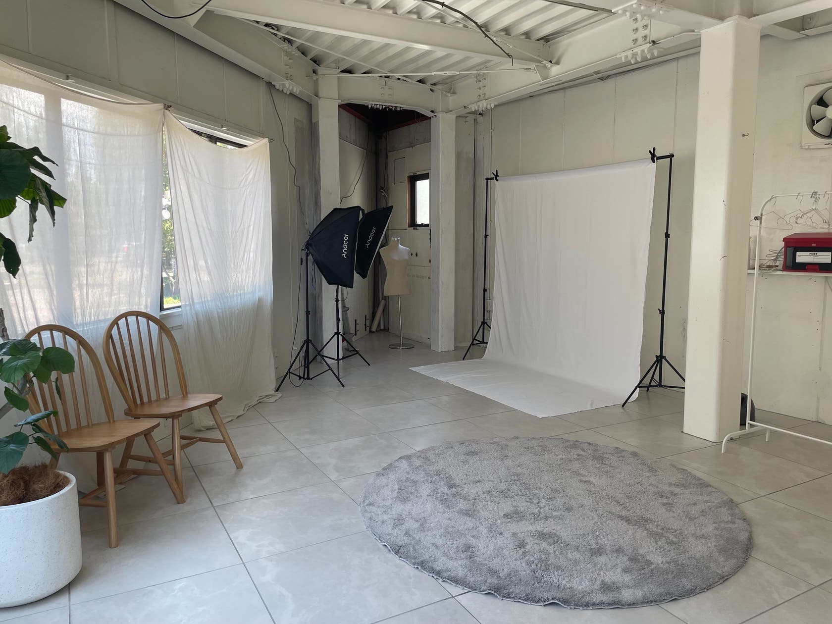 自然光が降り注ぐ空間・スタジオ・アトリエにの写真2