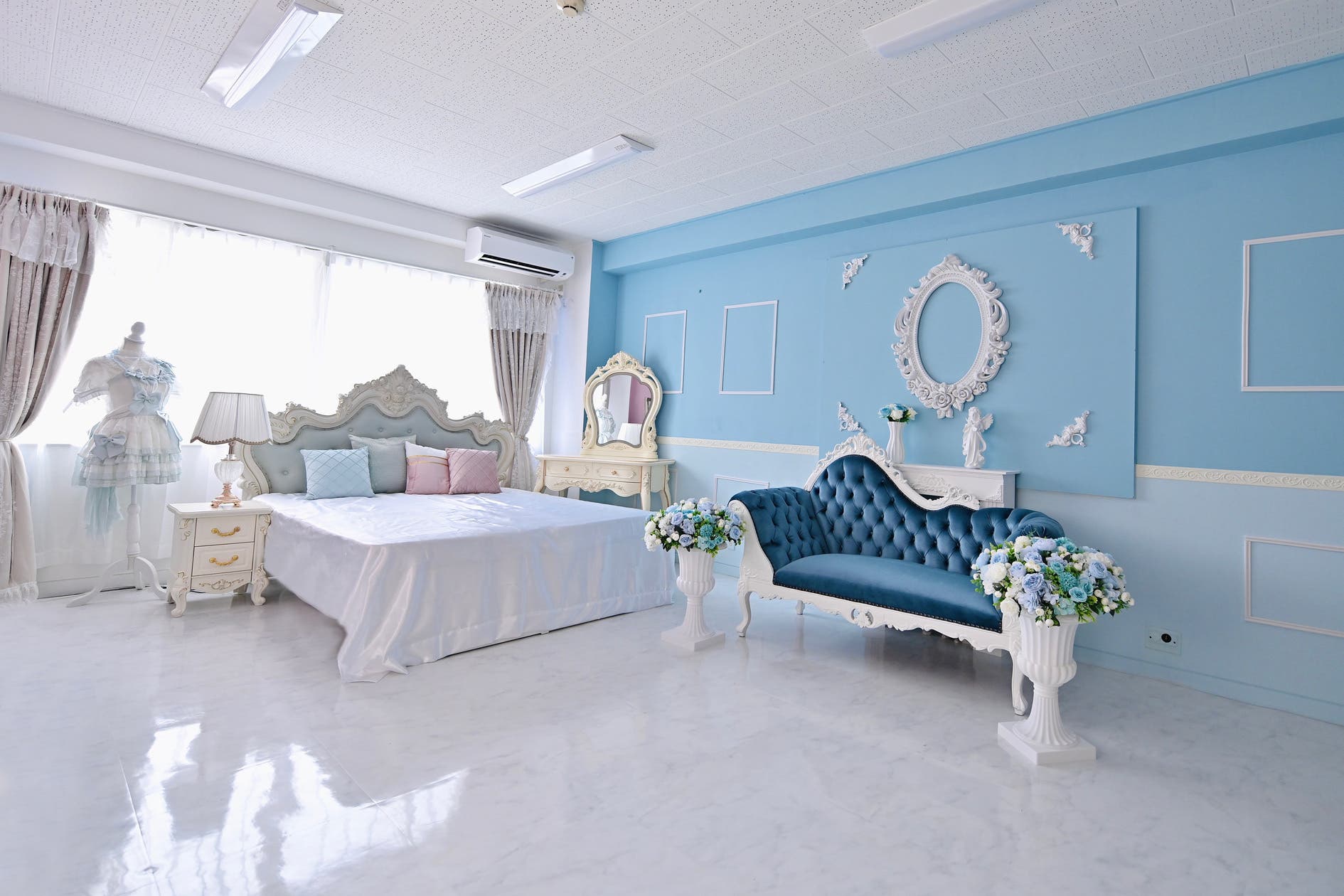 【大塚駅1分】可愛いピンク×グレー🎀ロココ調水色ブルー🩵自然光姫系プリンセスベッド👑コスプレ,ポトレ,推し活,生誕祭,撮影会等✨の写真4