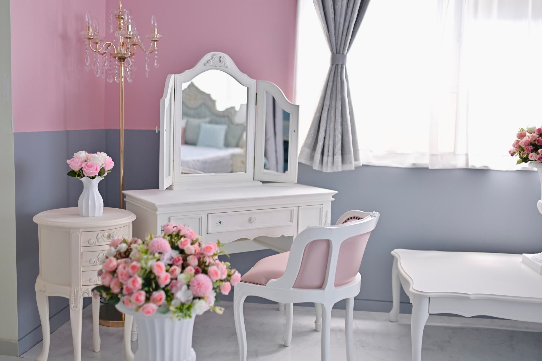 【大塚駅1分】可愛いピンク×グレー🎀ロココ調水色ブルー🩵自然光姫系プリンセスベッド👑コスプレ,ポトレ,推し活,生誕祭,撮影会等✨の写真5