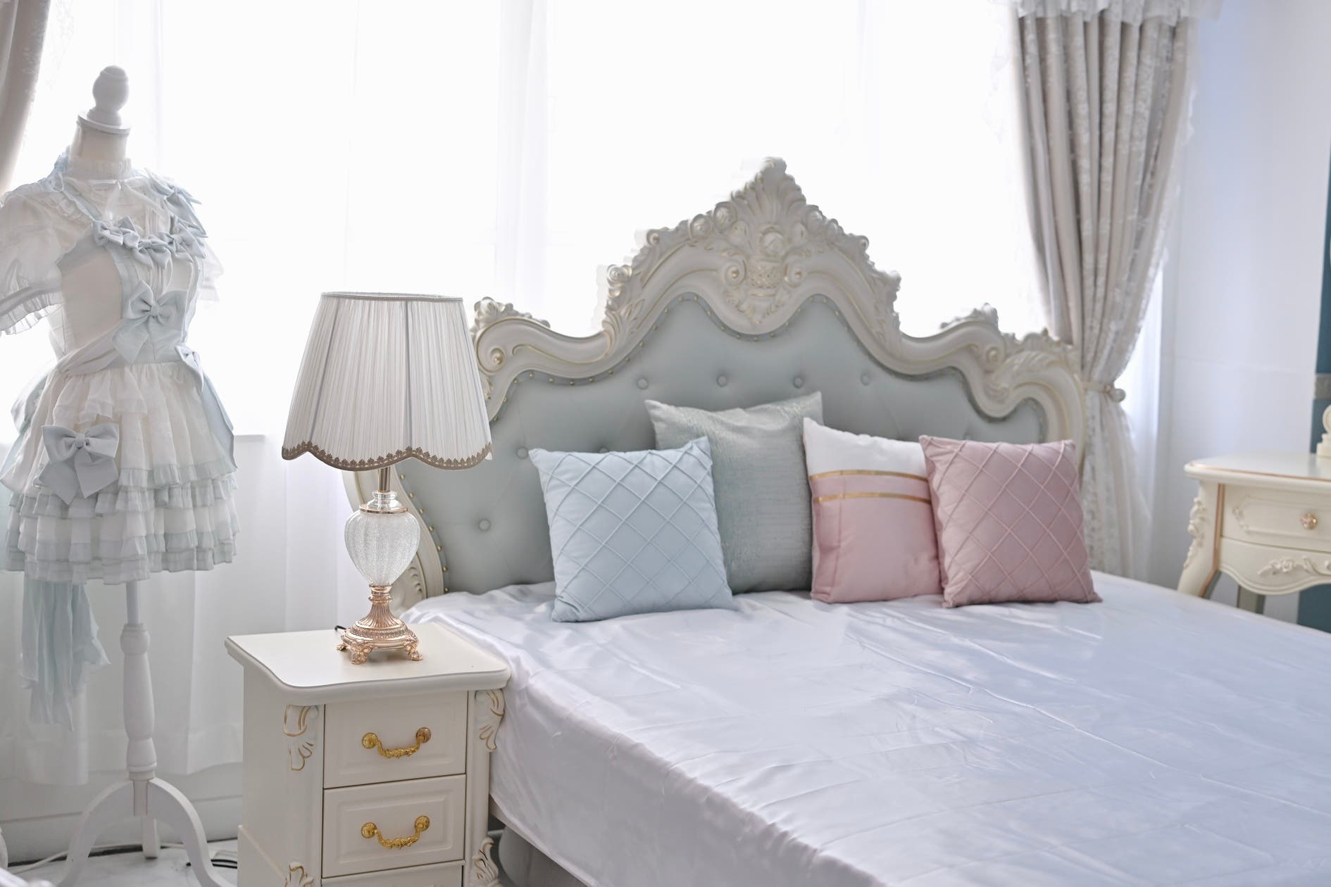 【大塚駅1分】可愛いピンク×グレー🎀ロココ調水色ブルー🩵自然光姫系プリンセスベッド👑コスプレ,ポトレ,推し活,生誕祭,撮影会等✨の写真10