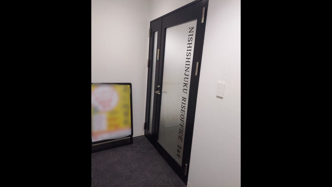 テレワークブース【B】✨新宿駅徒歩圏の1人用個室ブース✨8:00～9:00は朝割115円🌞無料Wi-Fi＆プリンターあり！の写真7