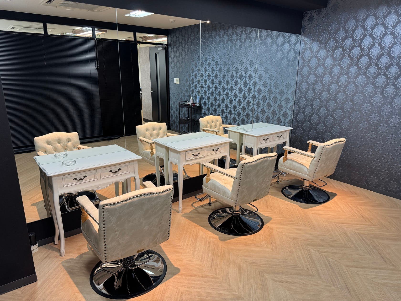 リーランスヘアメイク、メイクレッスンでのご利用にオススメです！の写真1