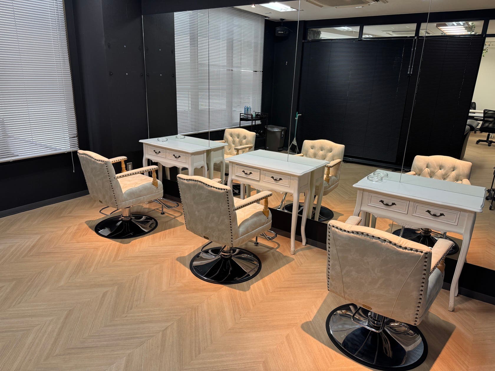 リーランスヘアメイク、メイクレッスンでのご利用にオススメです！の写真2