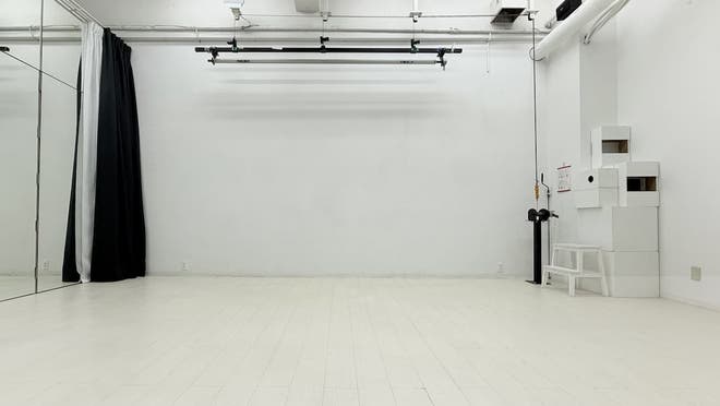 【WB】バックペーパー・ストロボ貸出あり!メイクルーム完備✨クロマキー撮影、イベント、宣材写真、Web配信、撮影以外の用途OK!の写真1