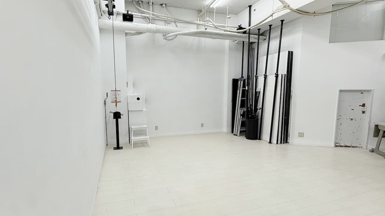 【WB】バックペーパー・ストロボ貸出あり！メイクルーム完備✨クロマキー撮影、イベント、宣材写真、Web配信、撮影以外の用途OK！の写真4