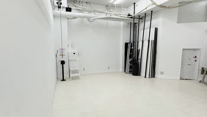 【WB】バックペーパー・ストロボ貸出あり!メイクルーム完備✨クロマキー撮影、イベント、宣材写真、Web配信、撮影以外の用途OK!の写真4