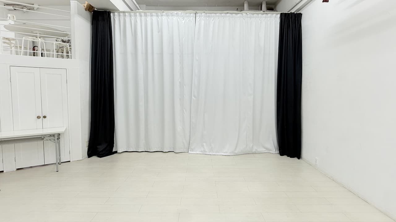 【WB】バックペーパー・ストロボ貸出あり！メイクルーム完備✨クロマキー撮影、イベント、宣材写真、Web配信、撮影以外の用途OK！の写真5