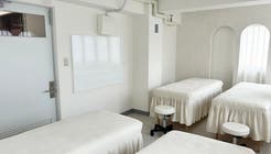 浅草橋駅から徒歩2分◎エステベッド4台完備、美容講習や施術に対応した多目的スペースの写真4