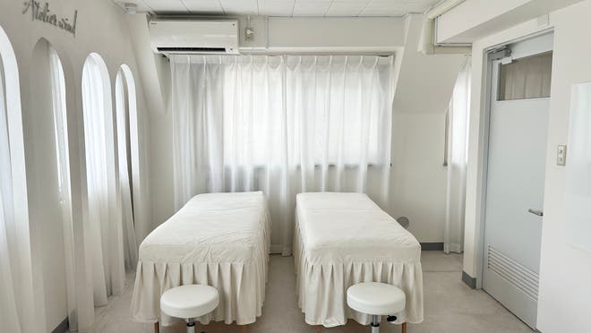 浅草橋駅から徒歩2分◎エステベッド4台完備、美容講習や施術に対応した多目的スペースの写真5