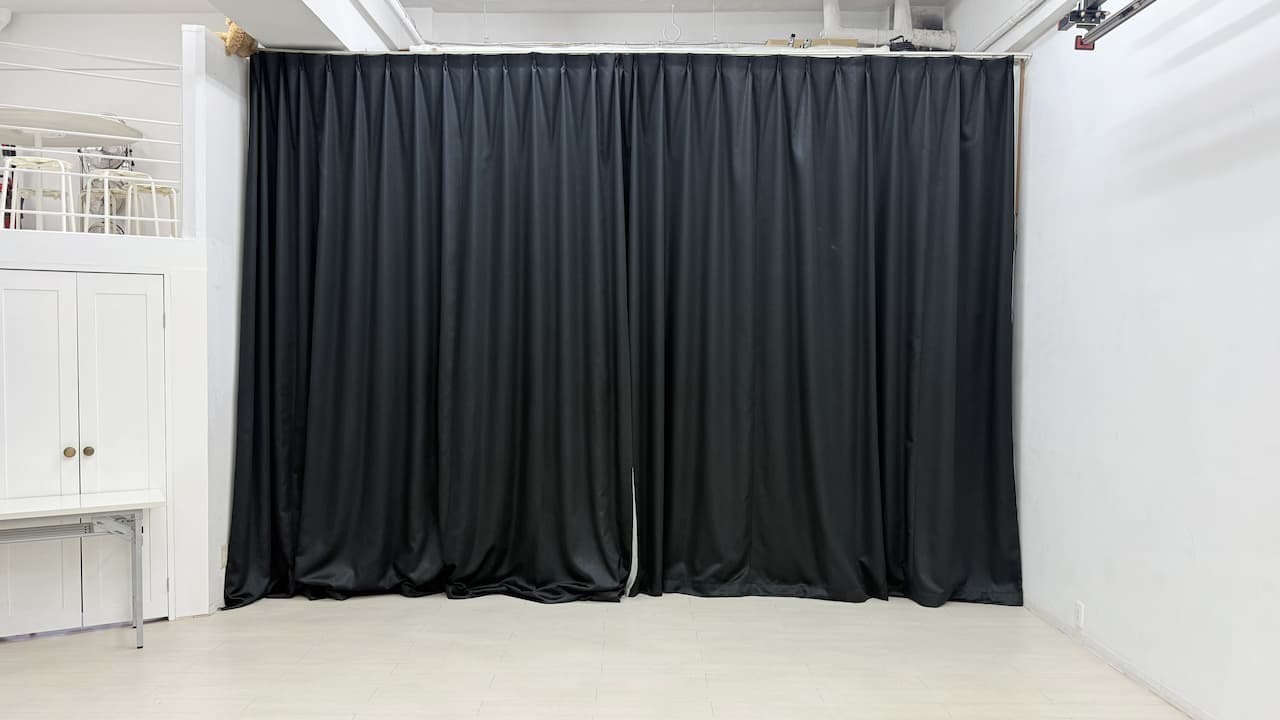 【WB】バックペーパー・ストロボ貸出あり！メイクルーム完備✨クロマキー撮影、イベント、宣材写真、Web配信、撮影以外の用途OK！の写真9